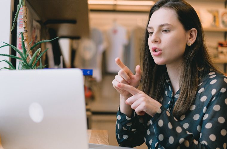 O Papel dos Intérpretes de Língua de Sinais - Cursos Gratuitos Idiomas ...